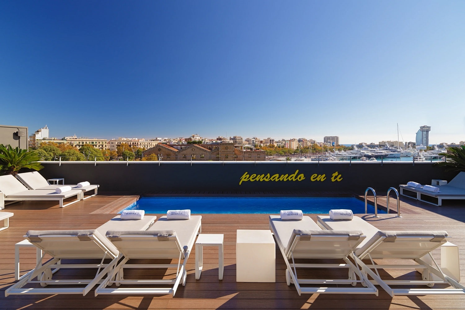 H10 Port Vell - Arts and Leisure