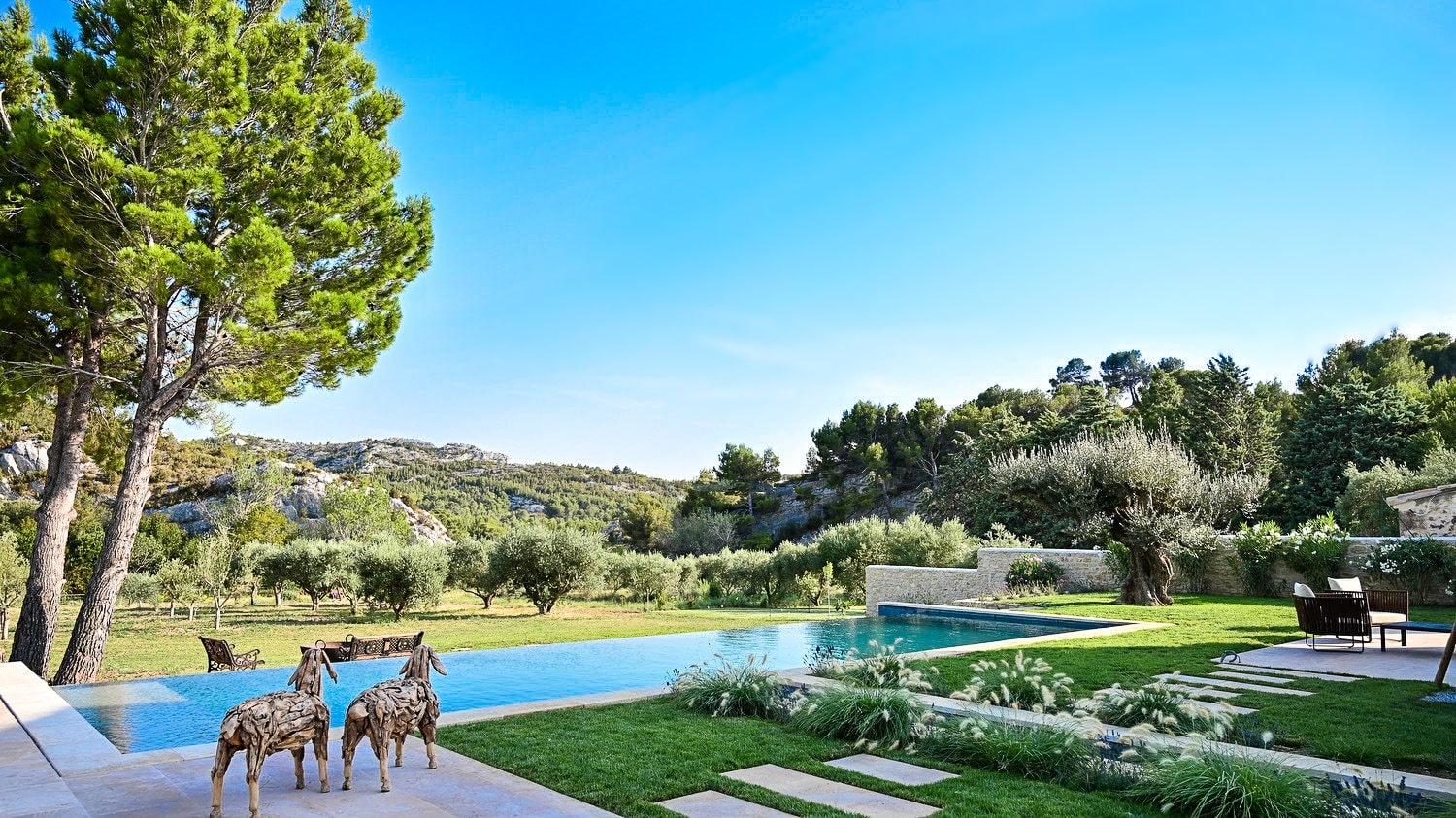 Villa Provence 02 — Guests: 10 / Bdr: 5 / Bth: 5 - Arts and Leisure
