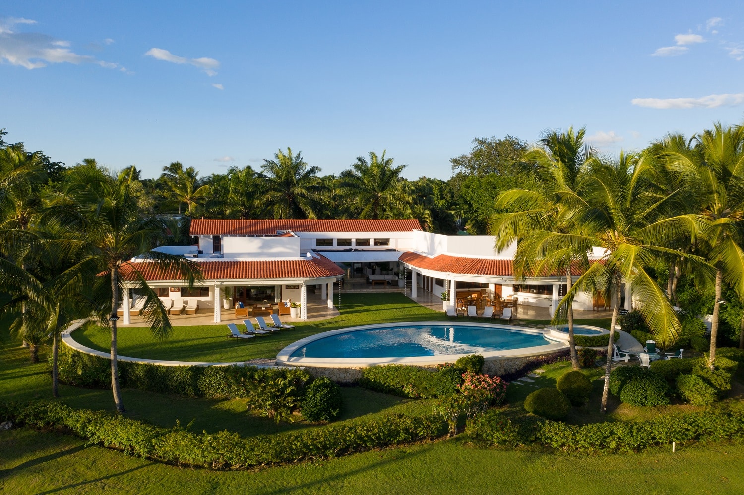 Villa Dominican Republic 47 — Guests: 21 / Bdr: 7 / Bth: 7 - Arts and ...