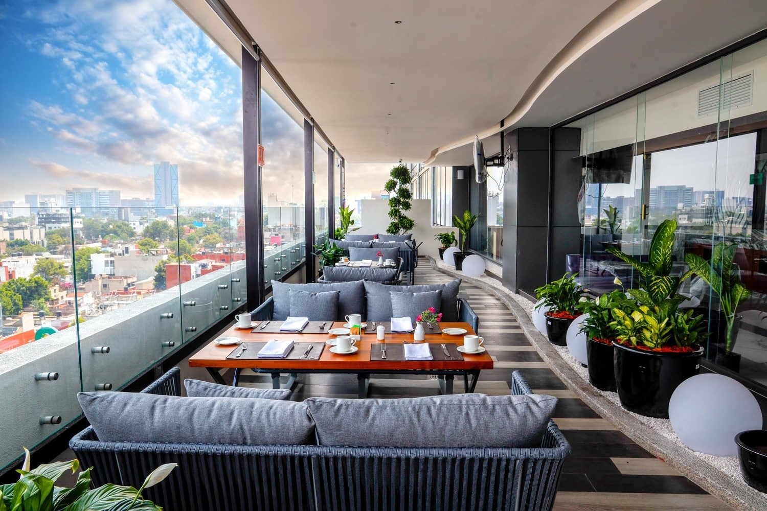 HS HOTSSON Hotel CDMX - Arts and Leisure